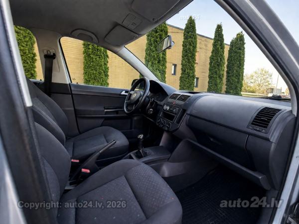 Pelēks Volkswagen Polo 2004 Tartu, ar dzinēja tilpumu 1.40 L un nobraukumu 150 tūkst. km par 1250 €, foto 5 vietnē AUTOMOTO.COM.LV