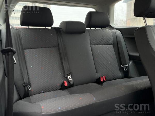 Pelēks Volkswagen Polo 2004 Rīga, ar dzinēja tilpumu 1.20 L un nobraukumu 0 tūkst. km par 1600 €, foto 4 vietnē AUTOMOTO.COM.LV