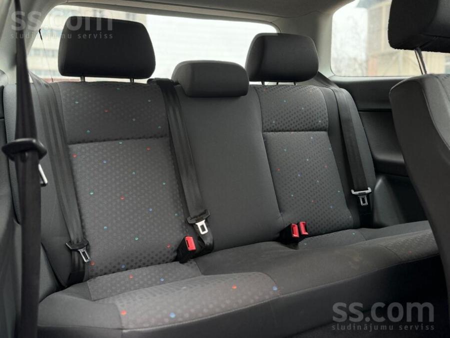 Pelēks Volkswagen Polo 2004 Rīga, ar dzinēja tilpumu 1.20 L un nobraukumu 0 tūkst. km par 1600 €, foto 5 vietnē AUTOMOTO.COM.LV