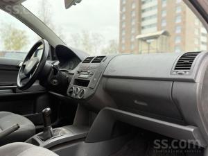 Pelēks Volkswagen Polo 2004 Rīga, ar dzinēja tilpumu 1.20 L un nobraukumu 0 tūkst. km par 1600 €, foto 6 vietnē AUTOMOTO.COM.LV