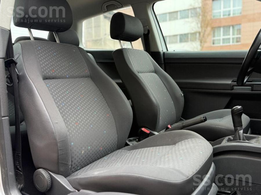 Pelēks Volkswagen Polo 2004 Rīga, ar dzinēja tilpumu 1.20 L un nobraukumu 0 tūkst. km par 1600 €, foto 7 vietnē AUTOMOTO.COM.LV