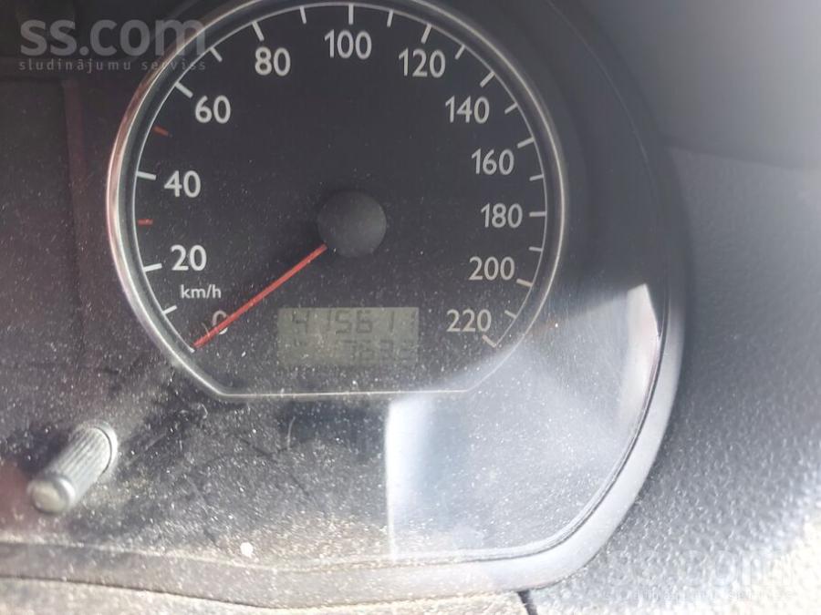 Pelēks Volkswagen Polo 2004 Rīga, ar dzinēja tilpumu 1.40 L un nobraukumu 416 tūkst. km par 1000 €, foto 8 vietnē AUTOMOTO.COM.LV
