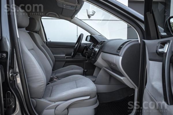 Grey Volkswagen Polo 2004 in Riga, with an engine capacity of 1.40 L and mileage of 259 thousand km for 995 €, photo 8 on AUTOMOTO.COM.LV