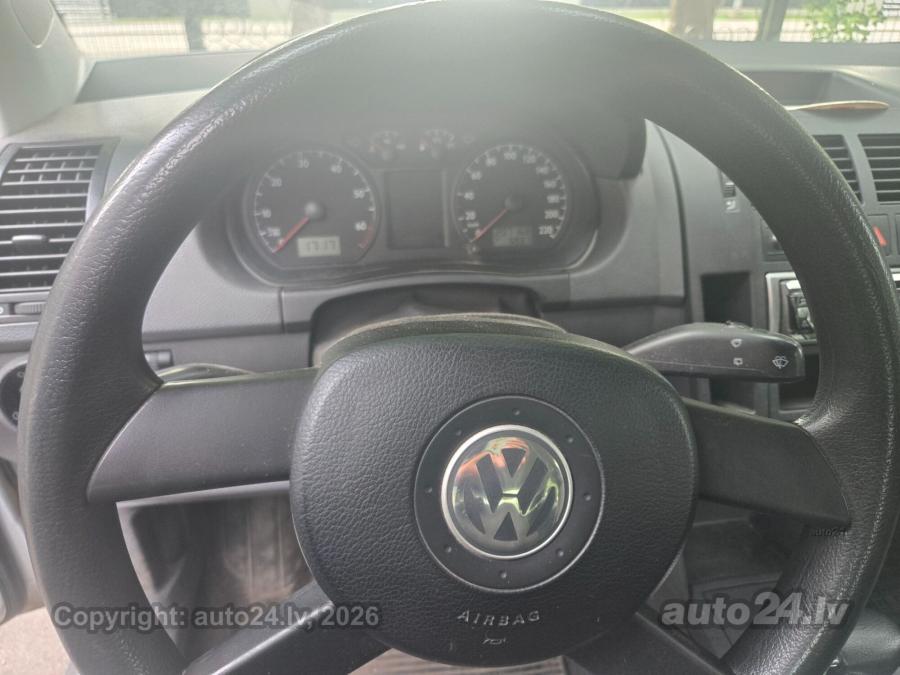Grey Volkswagen Polo 2004 in Tartu, with an engine capacity of 1.40 L and mileage of 207 thousand km for 1100 €, photo 8 on AUTOMOTO.COM.LV