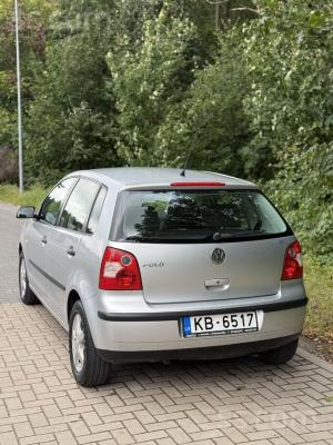 Volkswagen Polo 2004 in Kuldiga on AUTOMOTO.COM.LV Grey Volkswagen Polo 2004 in Kuldiga, with an engine capacity of 1.20 L and mileage of 238 thousand km for 1300 €, photo 1 on AUTOMOTO.COM.LV