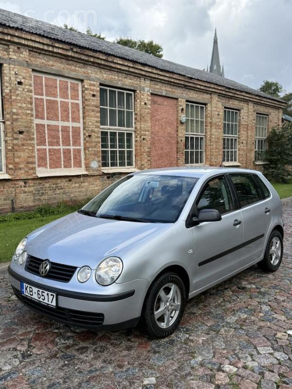 Volkswagen Polo 2004 in Kuldiga on AUTOMOTO.COM.LV Grey Volkswagen Polo 2004 in Kuldiga, with an engine capacity of 1.20 L and mileage of 238 thousand km for 1300 β¬, photo 5 on AUTOMOTO.COM.LV