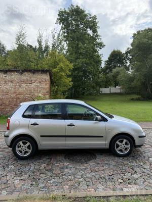 Grey Volkswagen Polo 2004 in Kuldiga, with an engine capacity of 1.20 L and mileage of 238 thousand km for 1300 €, photo 8 on AUTOMOTO.COM.LV