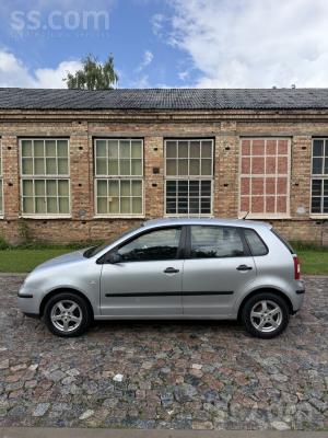 Grey Volkswagen Polo 2004 in Kuldiga, with an engine capacity of 1.20 L and mileage of 238 thousand km for 1300 €, photo 9 on AUTOMOTO.COM.LV
