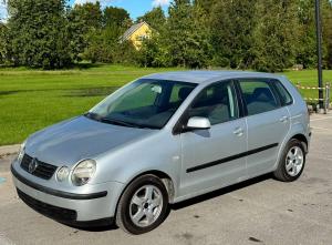 Grey Volkswagen Polo 2004 in Klaipeda, with an engine capacity of 1.40 L and mileage of 202 thousand km for 1399 €, photo 4 on AUTOMOTO.COM.LV