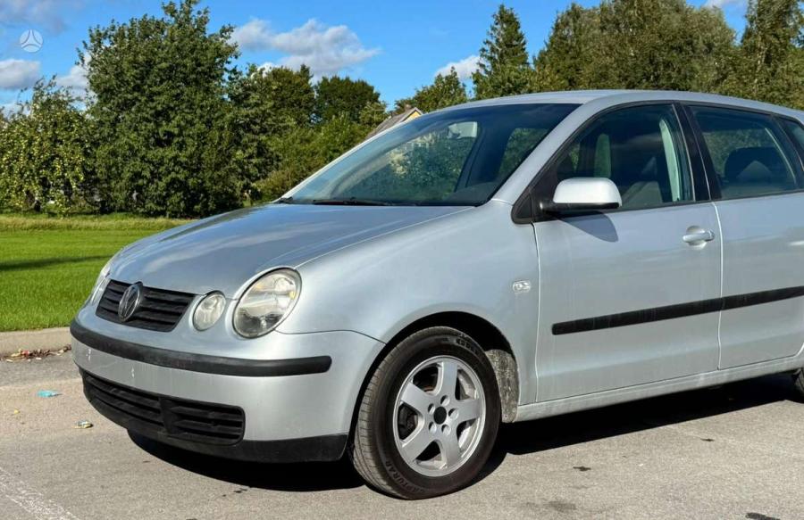 Grey Volkswagen Polo 2004 in Klaipeda, with an engine capacity of 1.40 L and mileage of 202 thousand km for 1399 €, photo 5 on AUTOMOTO.COM.LV