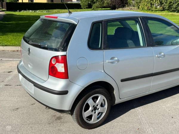 Pelēks Volkswagen Polo 2004 Klaipėda, ar dzinēja tilpumu 1.40 L un nobraukumu 202 tūkst. km par 1399 €, foto 9 vietnē AUTOMOTO.COM.LV