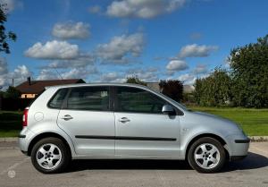 Grey Volkswagen Polo 2004 in Klaipeda, with an engine capacity of 1.40 L and mileage of 202 thousand km for 1399 €, photo 16 on AUTOMOTO.COM.LV
