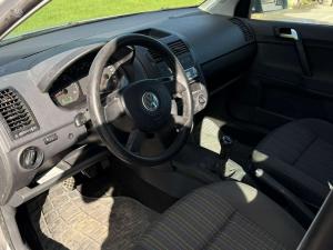 Grey Volkswagen Polo 2004 in Klaipeda, with an engine capacity of 1.40 L and mileage of 202 thousand km for 1399 €, photo 17 on AUTOMOTO.COM.LV