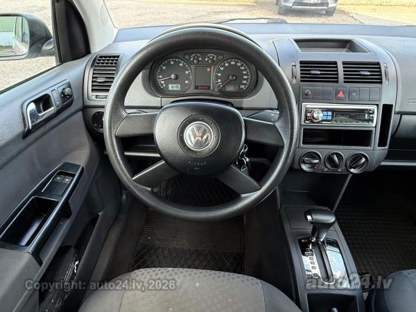 Grey Volkswagen Polo 2004 in Tartu, with an engine capacity of 1.40 L and mileage of 208 thousand km for 1799 €, photo 9 on AUTOMOTO.COM.LV