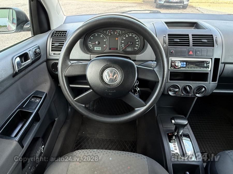 Grey Volkswagen Polo 2004 in Tartu, with an engine capacity of 1.40 L and mileage of 208 thousand km for 1799 €, photo 9 on AUTOMOTO.COM.LV