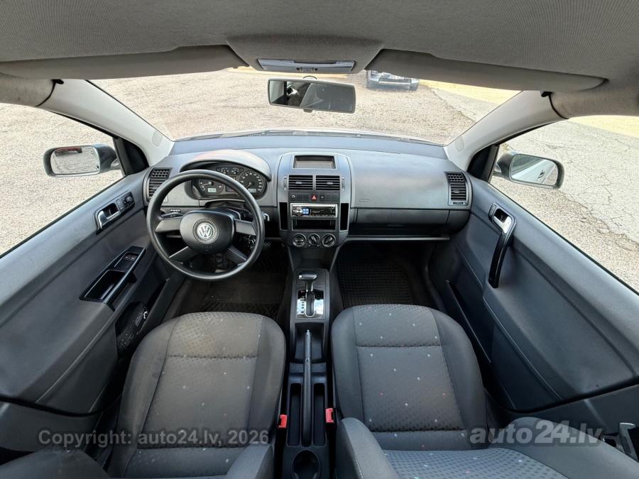 Grey Volkswagen Polo 2004 in Tartu, with an engine capacity of 1.40 L and mileage of 208 thousand km for 1799 €, photo 12 on AUTOMOTO.COM.LV