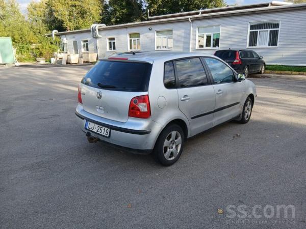 Pelēks Volkswagen Polo 2004 Rīga, ar dzinēja tilpumu 1.90 L un nobraukumu 447 tūkst. km par 1090 €, foto 5 vietnē AUTOMOTO.COM.LV