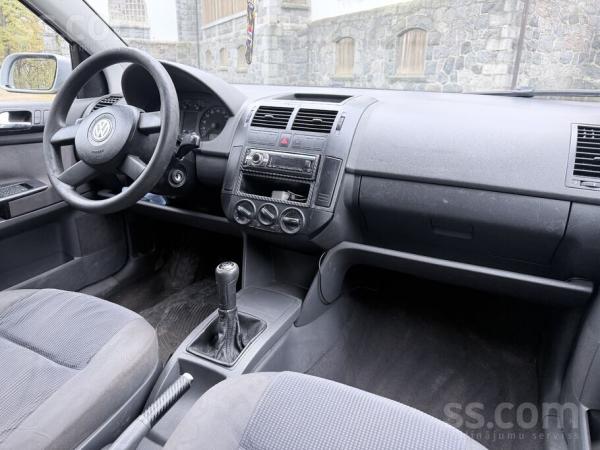 Volkswagen Polo 2004 in Gulbene on AUTOMOTO.COM.LV Grey Volkswagen Polo 2004 in Gulbene, with an engine capacity of 1.90 L and mileage of 375 thousand km for 1100 €, photo 7 on AUTOMOTO.COM.LV