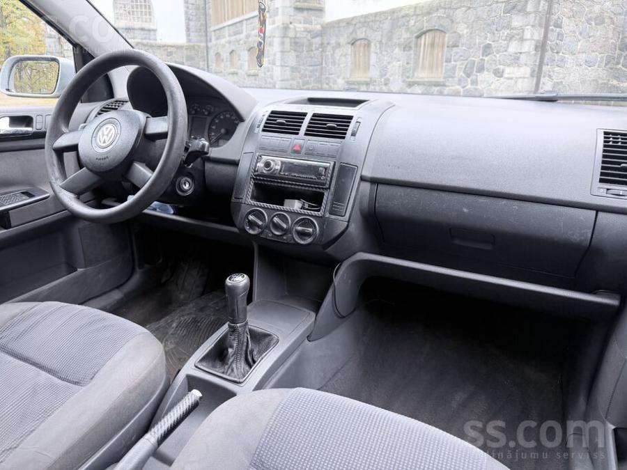 Grey Volkswagen Polo 2004 in Gulbene, with an engine capacity of 1.90 L and mileage of 375 thousand km for 1100 €, photo 7 on AUTOMOTO.COM.LV