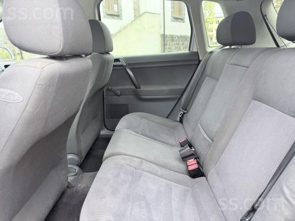 Volkswagen Polo 2004 in Gulbene on AUTOMOTO.COM.LV Grey Volkswagen Polo 2004 in Gulbene, with an engine capacity of 1.90 L and mileage of 375 thousand km for 1100 €, photo 9 on AUTOMOTO.COM.LV