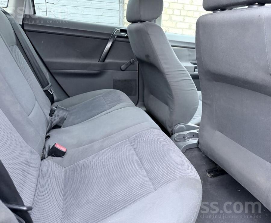 Grey Volkswagen Polo 2004 in Gulbene, with an engine capacity of 1.90 L and mileage of 375 thousand km for 1100 €, photo 10 on AUTOMOTO.COM.LV