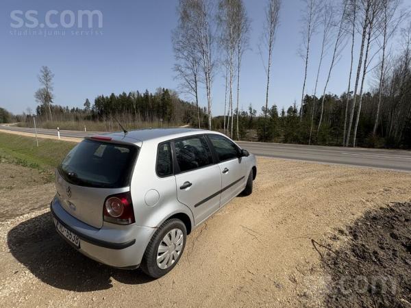 Pelēks Volkswagen Polo 2005 Ogre, ar dzinēja tilpumu 1.20 L un nobraukumu 136 tūkst. km par 1100 €, foto 2 vietnē AUTOMOTO.COM.LV