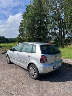 Grey Volkswagen Polo 2005 in Talsi, with an engine capacity of 1.40 L and mileage of 169 thousand km for 515 €, photo 3 on AUTOMOTO.COM.LV