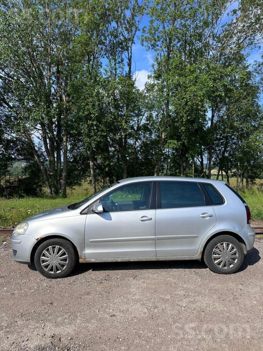 Grey Volkswagen Polo 2005 in Talsi, with an engine capacity of 1.40 L and mileage of 169 thousand km for 515 €, photo 4 on AUTOMOTO.COM.LV