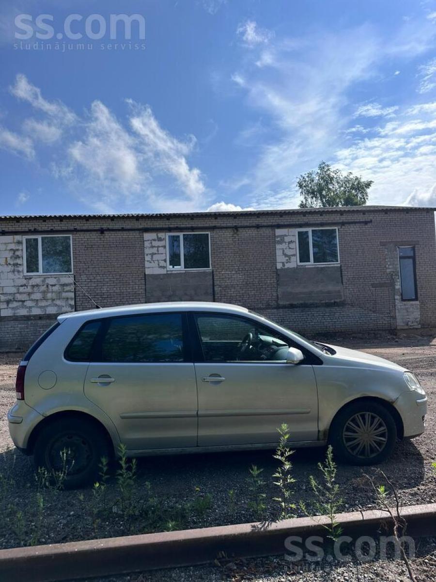 Grey Volkswagen Polo 2005 in Talsi, with an engine capacity of 1.40 L and mileage of 169 thousand km for 515 €, photo 7 on AUTOMOTO.COM.LV