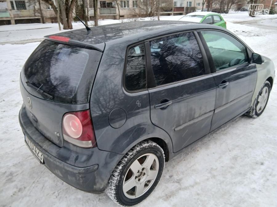 Pelēks Volkswagen Polo 2005 Kauņa, ar dzinēja tilpumu 1.40 L un nobraukumu 340 tūkst. km par 850 €, foto 3 vietnē AUTOMOTO.COM.LV