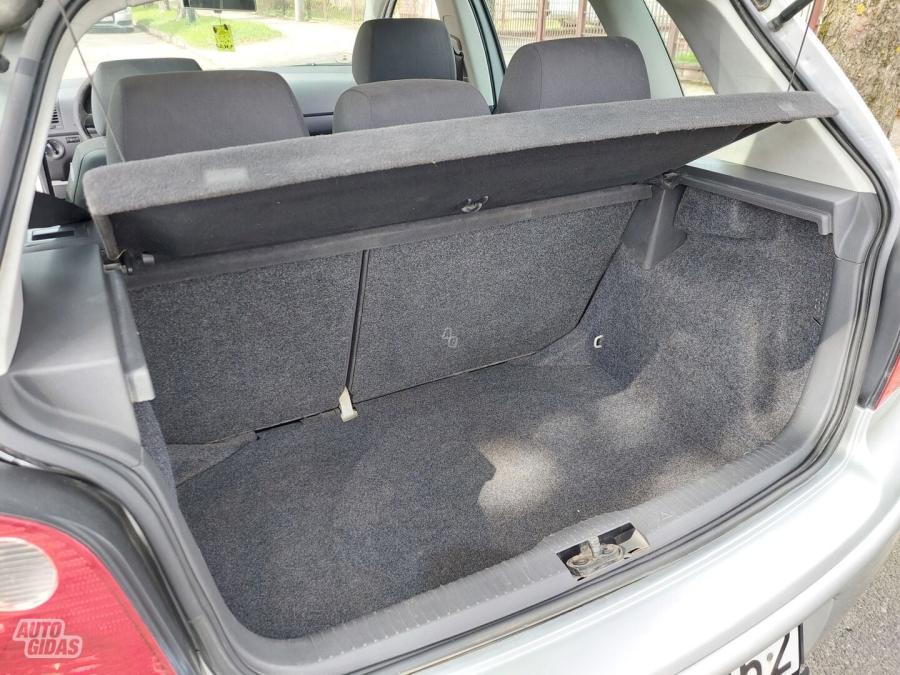 Pelēks Volkswagen Polo 2005 Alīta, ar dzinēja tilpumu 1.90 L un nobraukumu 3165 tūkst. km par 850 €, foto 13 vietnē AUTOMOTO.COM.LV