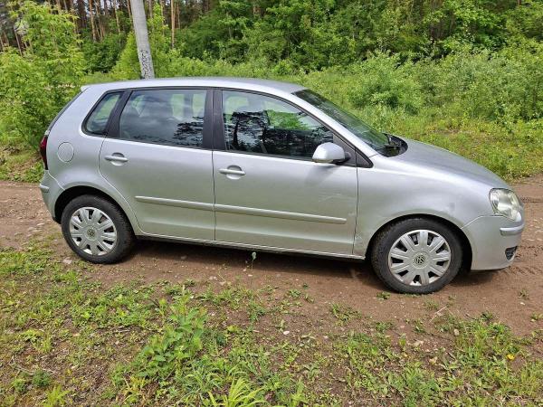 Pelēks Volkswagen Polo 2005 Viļņa, ar dzinēja tilpumu 1.42 L un nobraukumu 204 tūkst. km par 900 €, foto 8 vietnē AUTOMOTO.COM.LV