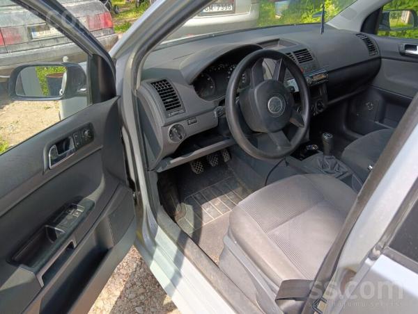 Pelēks Volkswagen Polo 2005 Tukums, ar dzinēja tilpumu 1.90 L un nobraukumu 357 tūkst. km par 1650 €, foto 9 vietnē AUTOMOTO.COM.LV