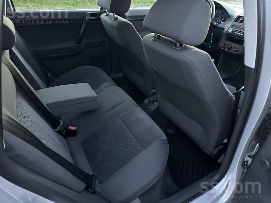 Серый Фольксваген Поло 2005 в Рига, объемом двигателя 1.90 л и пробегом 187 тыс. км за 2300 €, фото 14 на AUTOMOTO.COM.LV