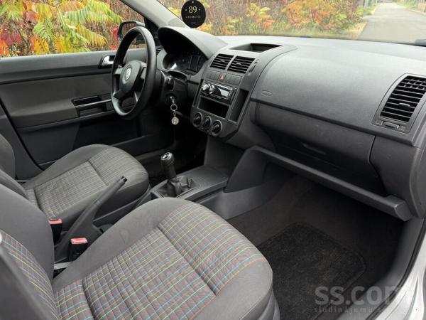 Pelēks Volkswagen Polo 2005 Rīga, ar dzinēja tilpumu 1.20 L un nobraukumu 149 tūkst. km par 1650 €, foto 11 vietnē AUTOMOTO.COM.LV