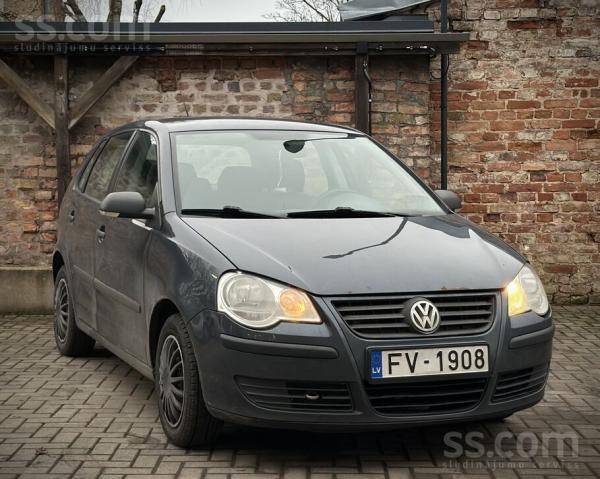 Grey Volkswagen Polo 2006 in Riga, with an engine capacity of 1.20 L and mileage of 277 thousand km for 1000 €, photo 1 on AUTOMOTO.COM.LV