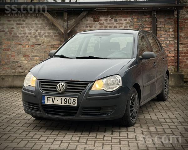 Grey Volkswagen Polo 2006 in Riga, with an engine capacity of 1.20 L and mileage of 277 thousand km for 1000 €, photo 3 on AUTOMOTO.COM.LV