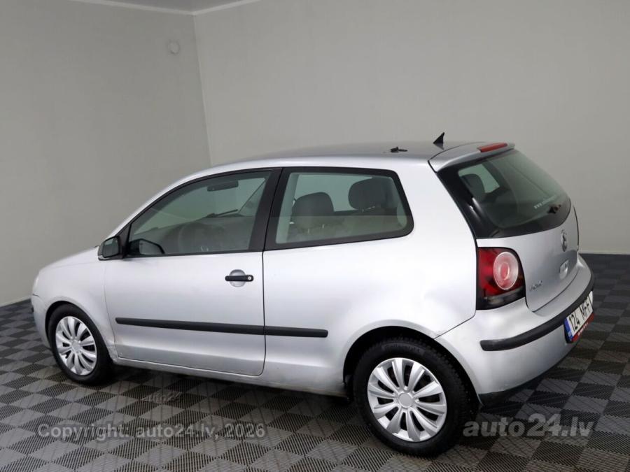 Pelēks Volkswagen Polo 2006 Tallina, ar dzinēja tilpumu 1.40 L un nobraukumu 294 tūkst. km par 599 €, foto 4 vietnē AUTOMOTO.COM.LV