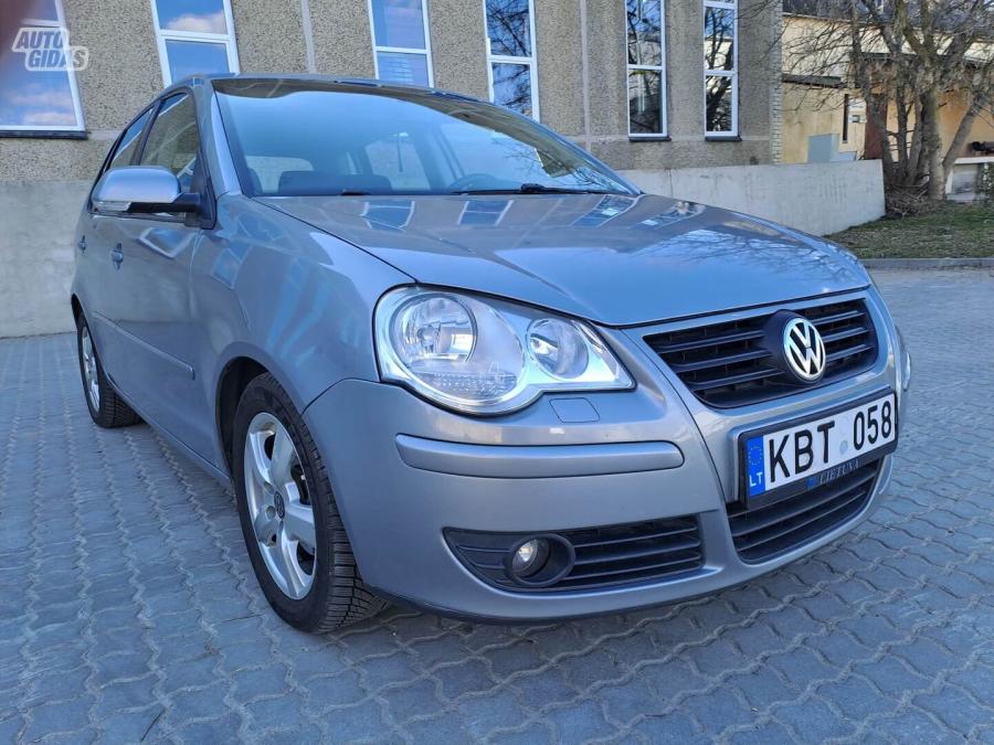 Grey Volkswagen Polo 2006 in Telschi, with an engine capacity of 1.90 L and mileage of 321 thousand km for 1350 €, photo 1 on AUTOMOTO.COM.LV