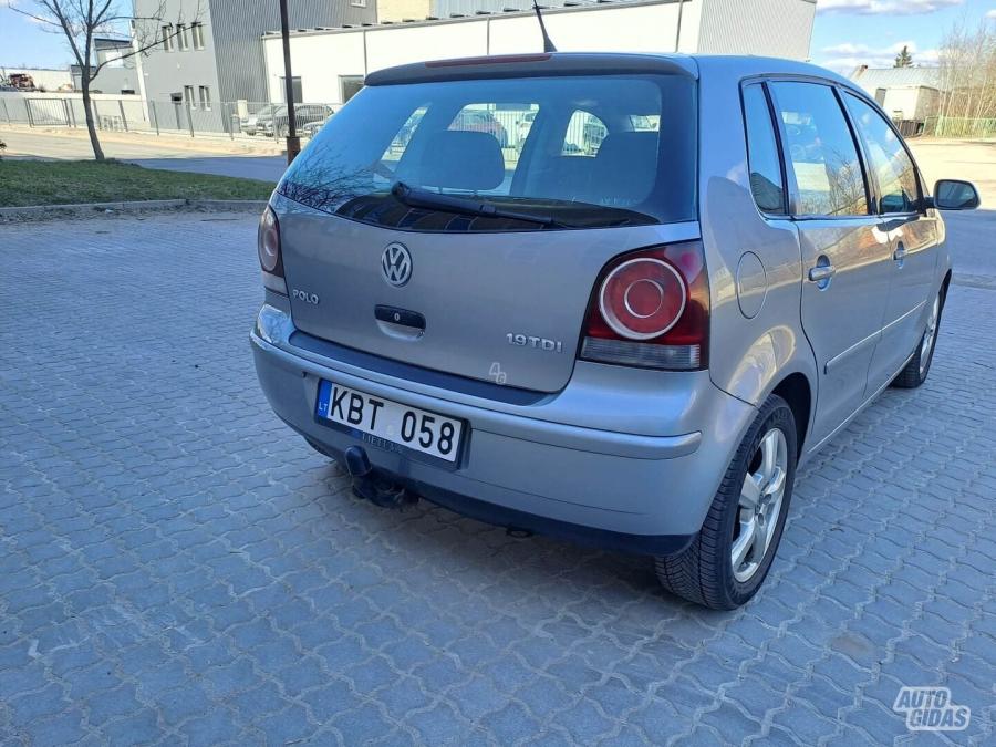 Grey Volkswagen Polo 2006 in Telschi, with an engine capacity of 1.90 L and mileage of 321 thousand km for 1350 €, photo 7 on AUTOMOTO.COM.LV