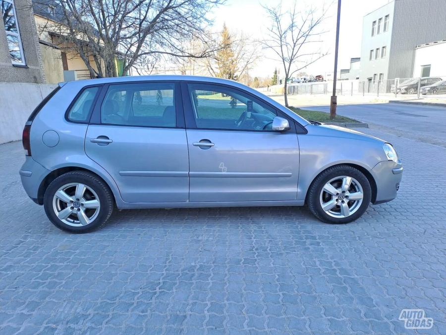 Grey Volkswagen Polo 2006 in Telschi, with an engine capacity of 1.90 L and mileage of 321 thousand km for 1350 €, photo 8 on AUTOMOTO.COM.LV