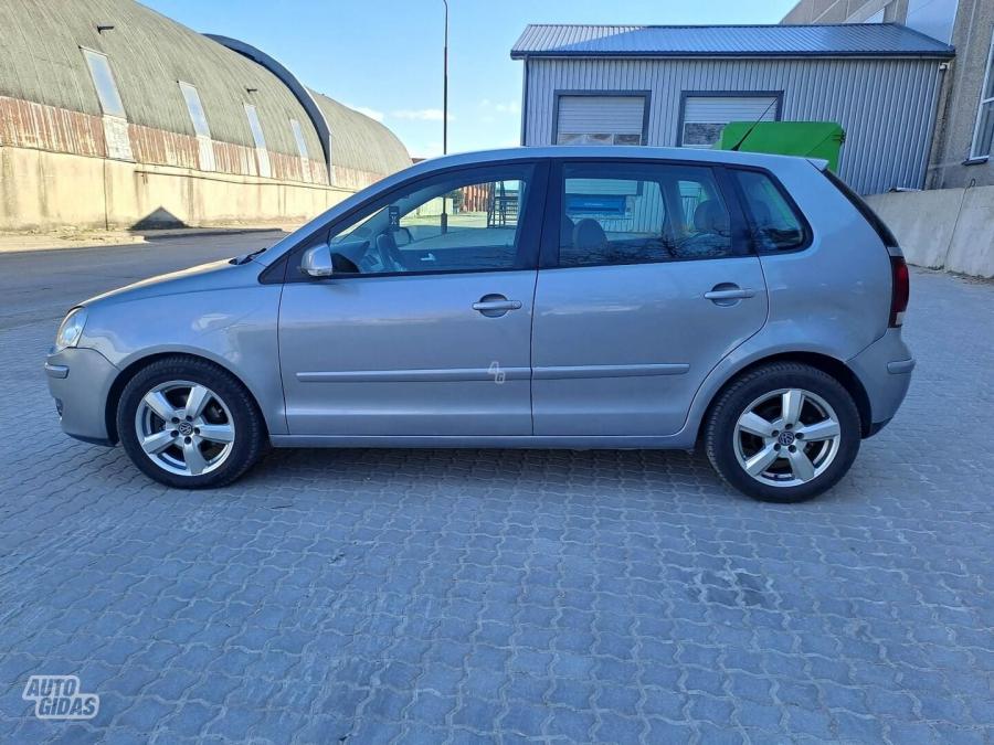 Grey Volkswagen Polo 2006 in Telschi, with an engine capacity of 1.90 L and mileage of 321 thousand km for 1350 €, photo 9 on AUTOMOTO.COM.LV
