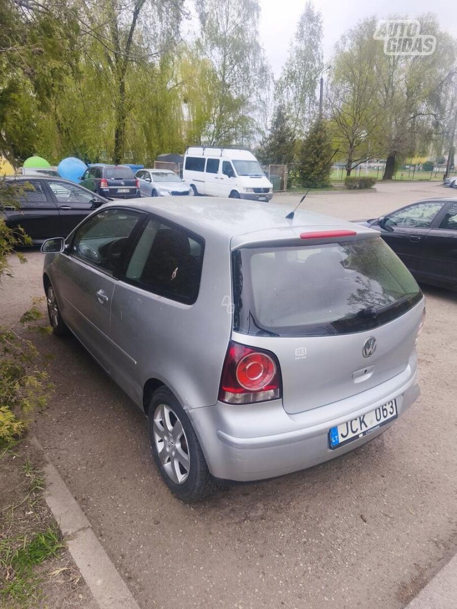 Grey Volkswagen Polo 2006 in Kaunas, with an engine capacity of 1.40 L and mileage of 175 thousand km for 550 €, photo 4 on AUTOMOTO.COM.LV