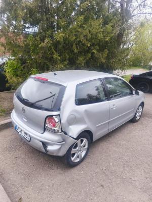 Grey Volkswagen Polo 2006 in Kaunas, with an engine capacity of 1.40 L and mileage of 175 thousand km for 550 €, photo 5 on AUTOMOTO.COM.LV