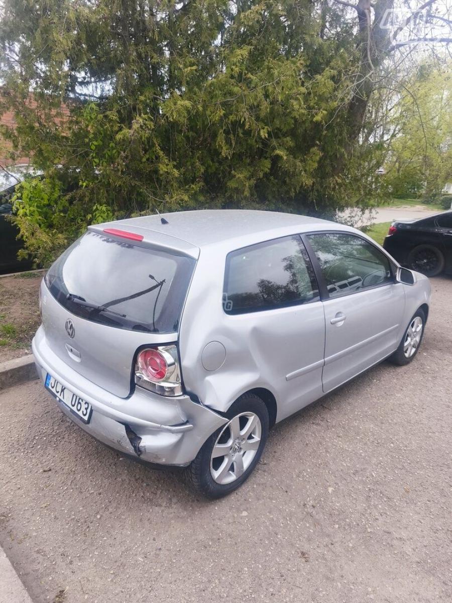 Grey Volkswagen Polo 2006 in Kaunas, with an engine capacity of 1.40 L and mileage of 175 thousand km for 550 €, photo 5 on AUTOMOTO.COM.LV
