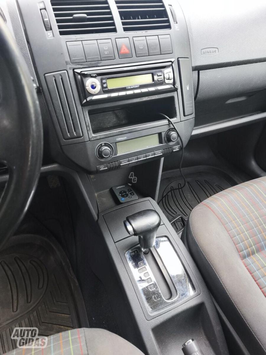 Grey Volkswagen Polo 2006 in Kaunas, with an engine capacity of 1.40 L and mileage of 175 thousand km for 550 €, photo 7 on AUTOMOTO.COM.LV