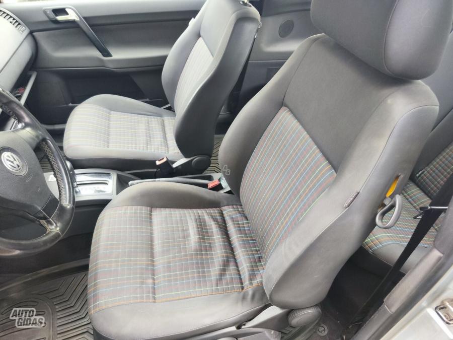 Grey Volkswagen Polo 2006 in Kaunas, with an engine capacity of 1.40 L and mileage of 175 thousand km for 550 €, photo 8 on AUTOMOTO.COM.LV