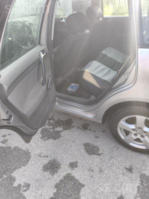 Pelēks Volkswagen Polo 2006 Rīga, ar dzinēja tilpumu 1.40 L un nobraukumu 259 tūkst. km par 1210 €, foto 4 vietnē AUTOMOTO.COM.LV