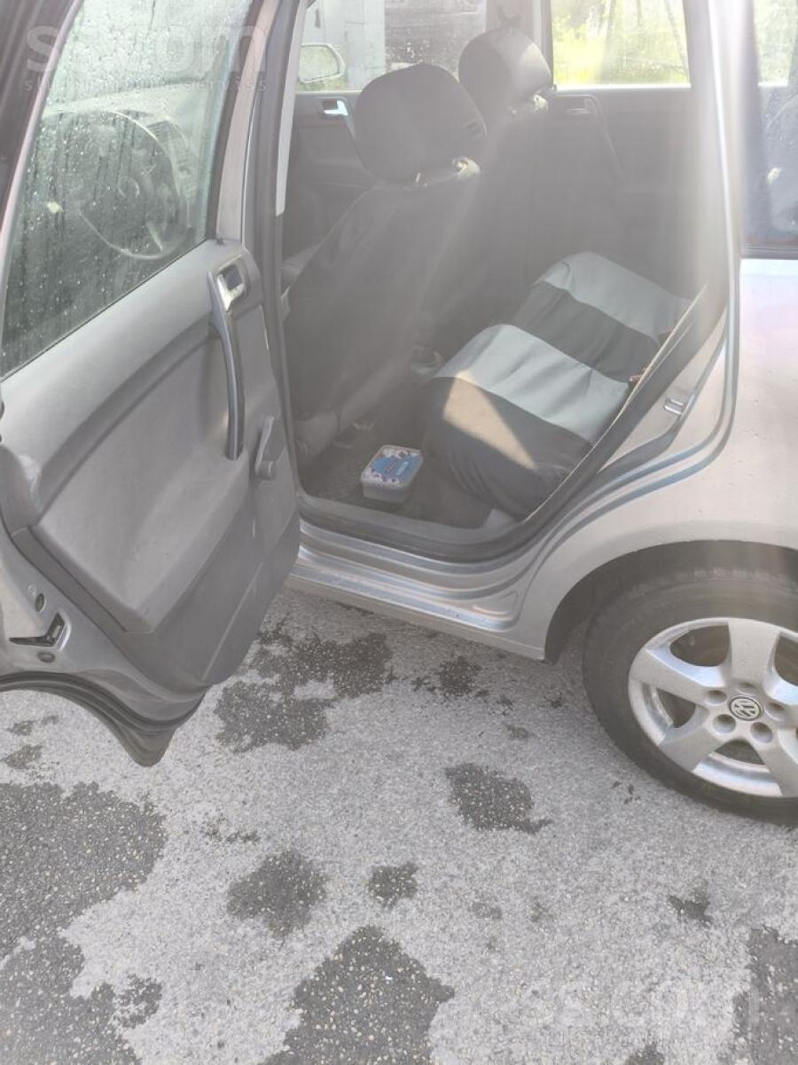 Pelēks Volkswagen Polo 2006 Rīga, ar dzinēja tilpumu 1.40 L un nobraukumu 259 tūkst. km par 1210 €, foto 4 vietnē AUTOMOTO.COM.LV