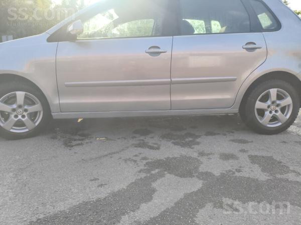Grey Volkswagen Polo 2006 in Riga, with an engine capacity of 1.40 L and mileage of 259 thousand km for 1210 €, photo 10 on AUTOMOTO.COM.LV